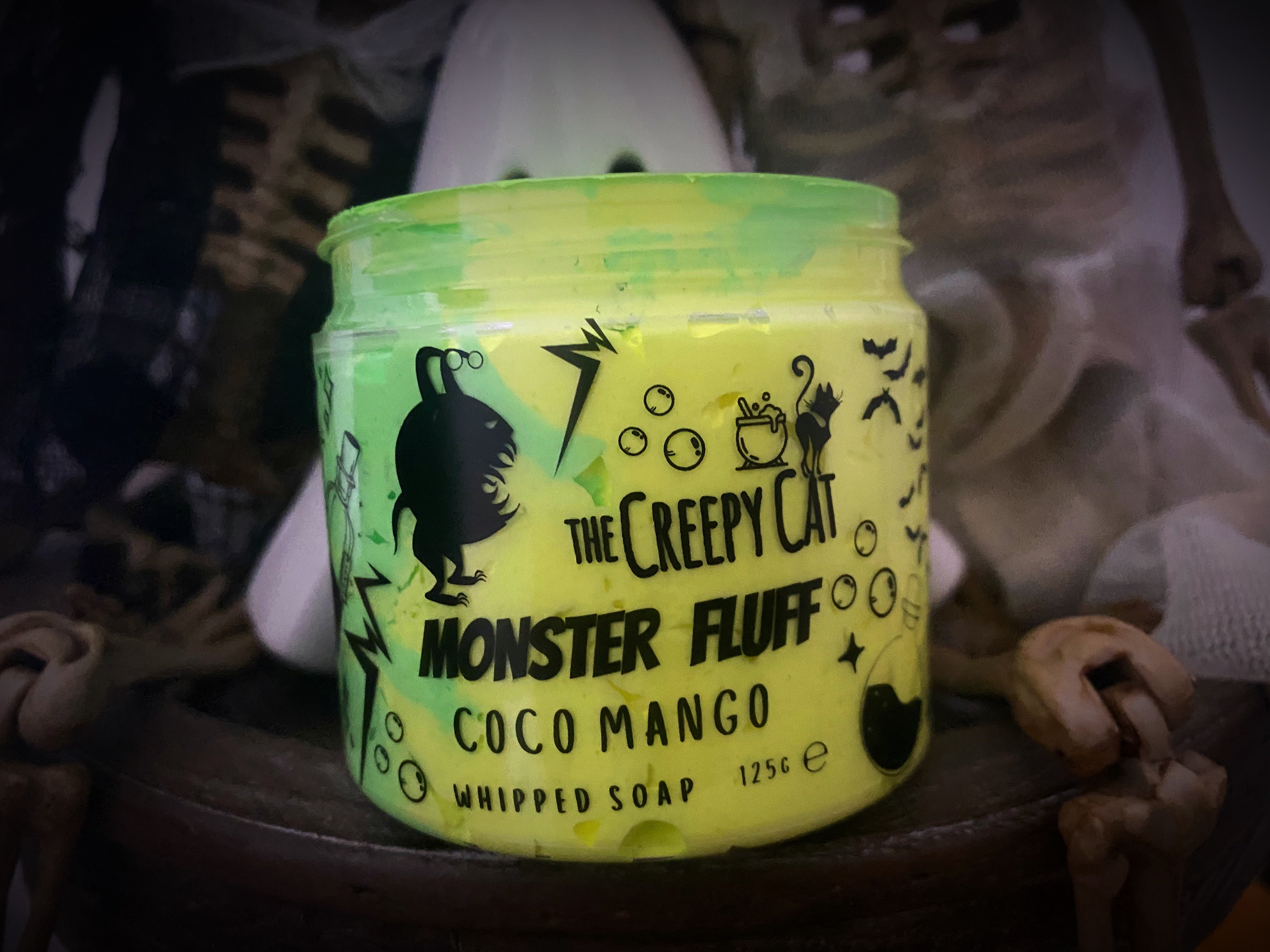 Monster Fluff – the-creepy-cat-6a44